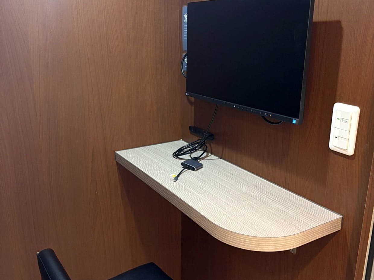 名古屋会議室 プライム テレワークブース【名古屋駅4分・無料Wi-Fi・1名個室・プライムセントラルタワー名古屋駅前店】の写真2