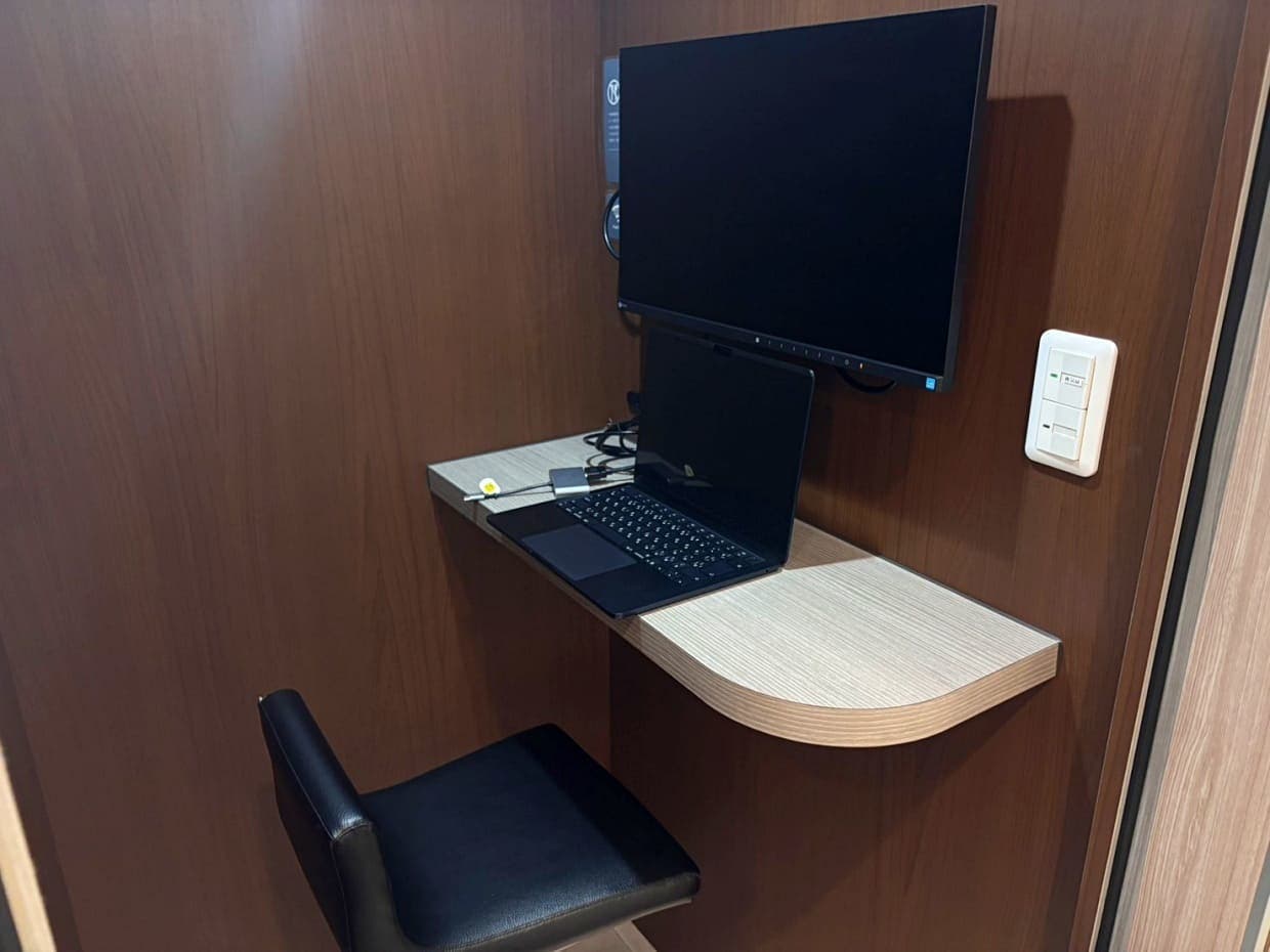 名古屋会議室 プライム テレワークブース【名古屋駅4分・無料Wi-Fi・1名個室・プライムセントラルタワー名古屋駅前店】の写真1