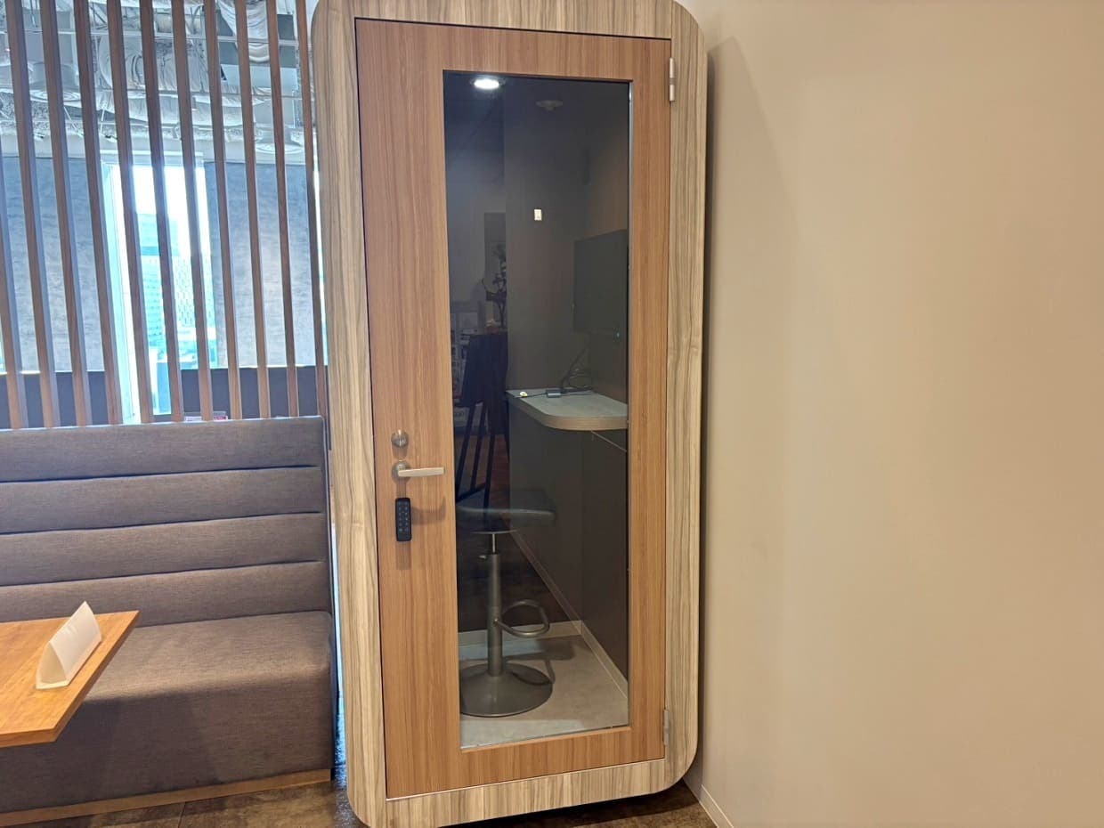 名古屋会議室 プライム テレワークブース【名古屋駅4分・無料Wi-Fi・1名個室・プライムセントラルタワー名古屋駅前店】の写真9