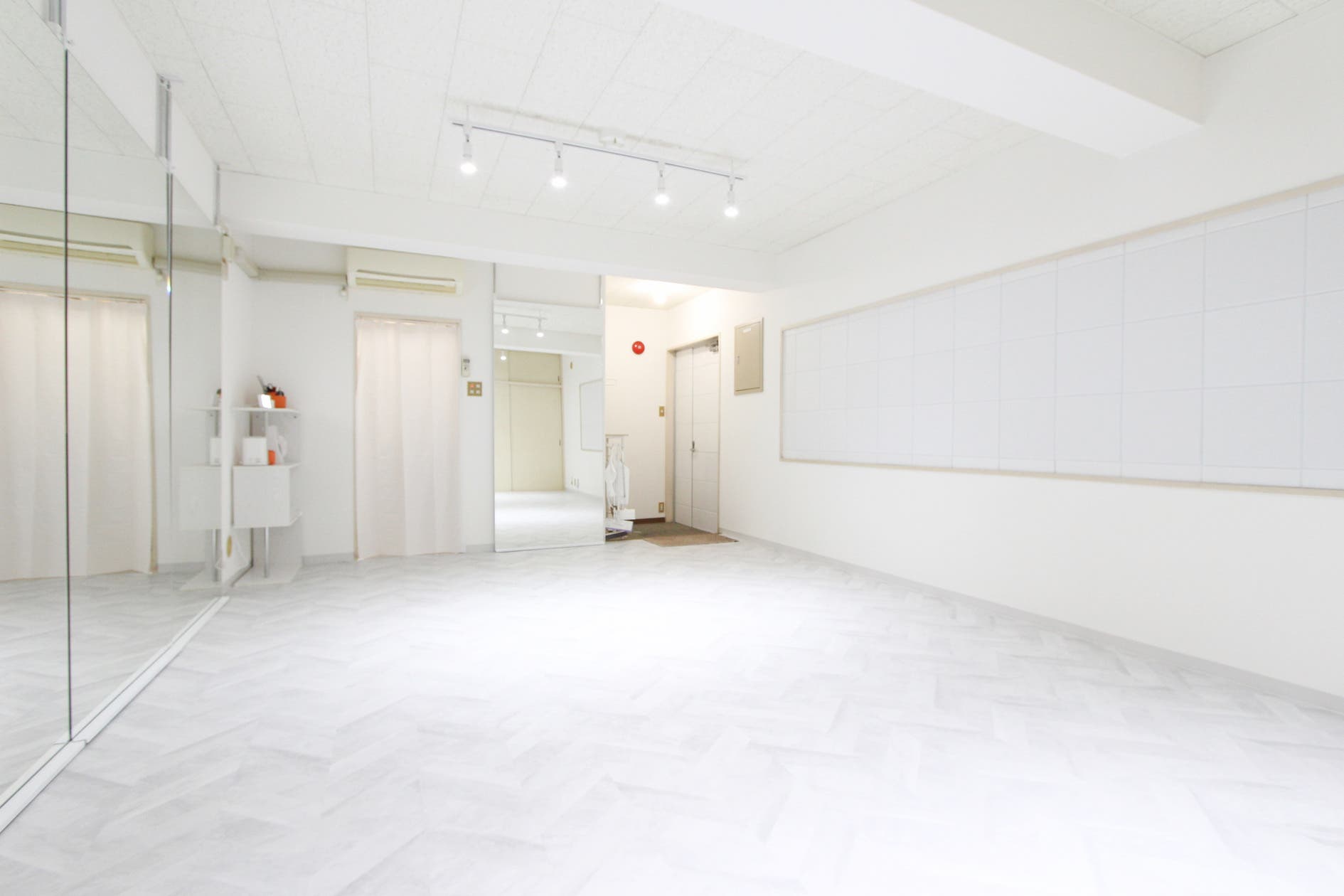 ★NEWOPEN★錦糸町北口7分/キレイな1棟スタジオ/ヨガ・ダンス・ピラティス等/2面鏡5.4M/レッスン利用可/無料備品多数の写真4