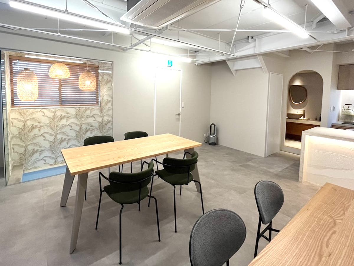 バス停目の前！キッチン付スペース お料理教室、ワークショップ、パーティに最適　ペット連れOK！の写真2