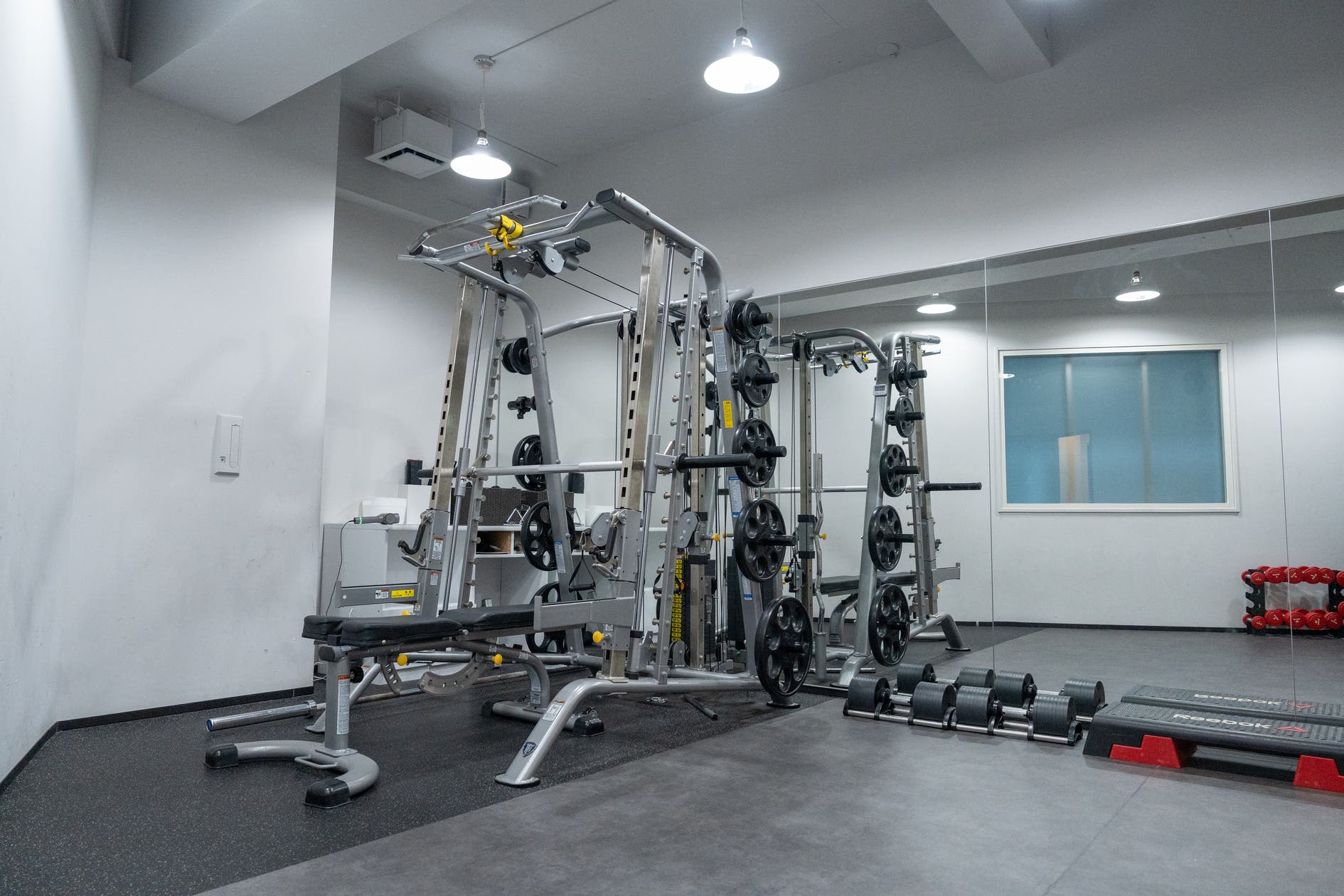 恵比寿駅徒歩3分｜天井高3m超の上質な個室レンタルジムの写真6