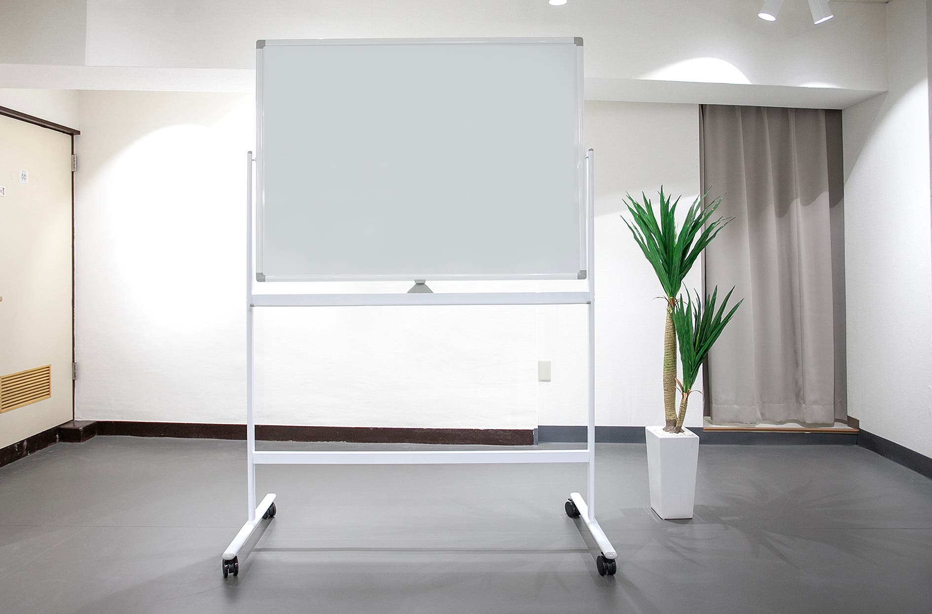 11月NEW【高田馬場5分】66㎡　リノリウム/バレエバー/施術ベット8台/1F/ダンス・ポージング・ヨガ・ピラティス・撮影等の写真18