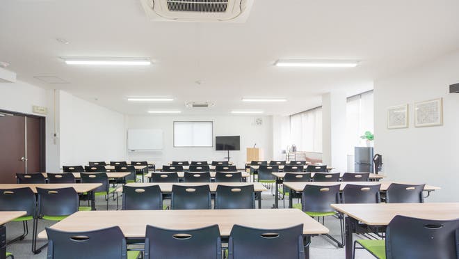 🥳【新大阪駅徒歩3分】最大50名/大画面モニタ/マイク2本無料設備充実!貸し会議室・研修セミナーに!の写真4