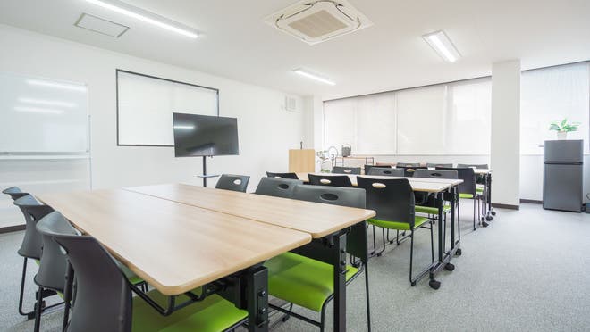 🥳【新大阪駅徒歩3分】最大50名/大画面モニタ/マイク2本無料設備充実!貸し会議室・研修セミナーに!の写真10