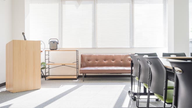 🥳【新大阪駅徒歩3分】最大50名/大画面モニタ/マイク2本無料設備充実!貸し会議室・研修セミナーに!の写真15