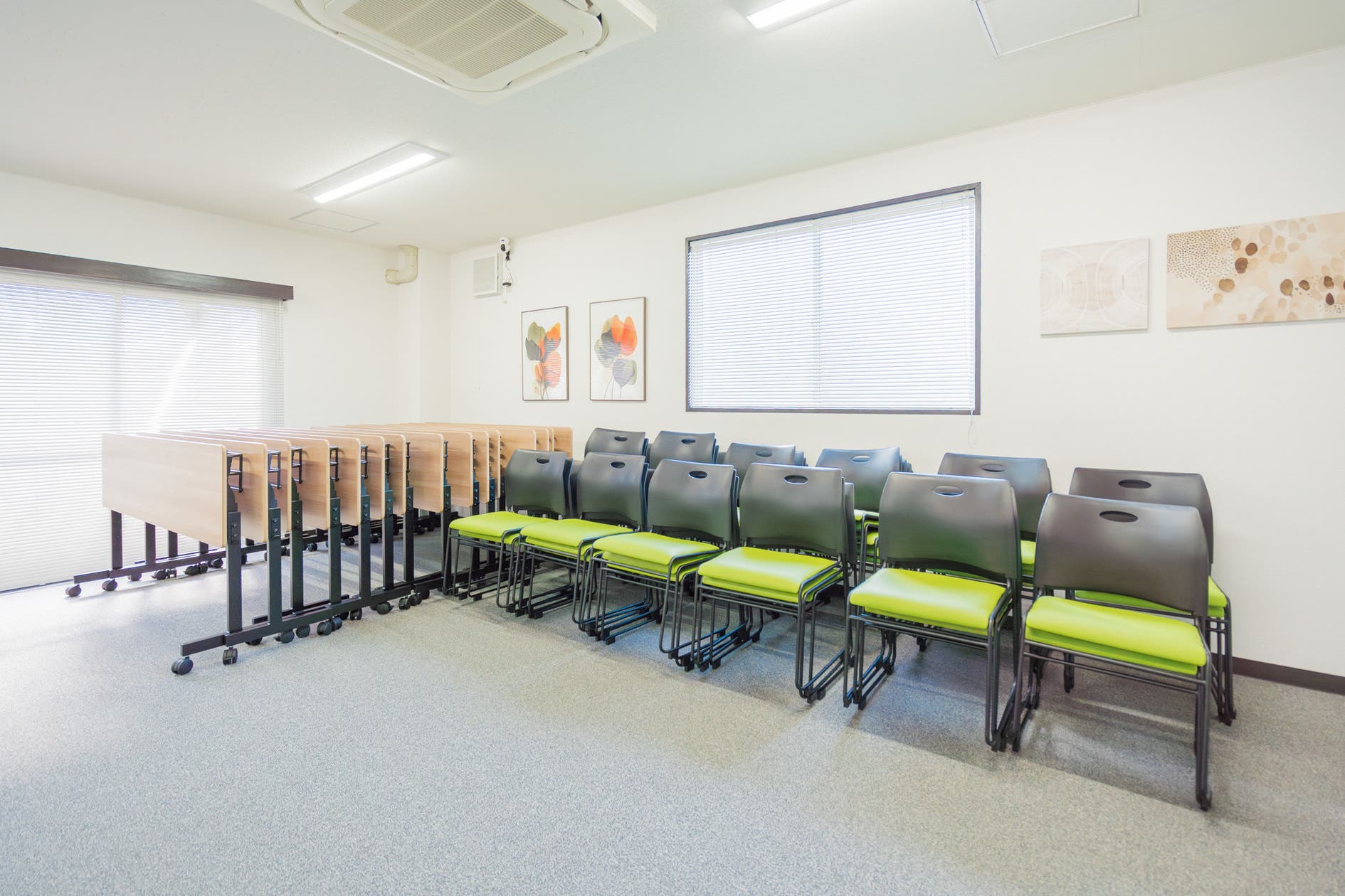 🥳【新大阪駅徒歩3分】最大50名/大画面モニタ/マイク2本無料設備充実！貸し会議室・研修セミナーに！の写真19