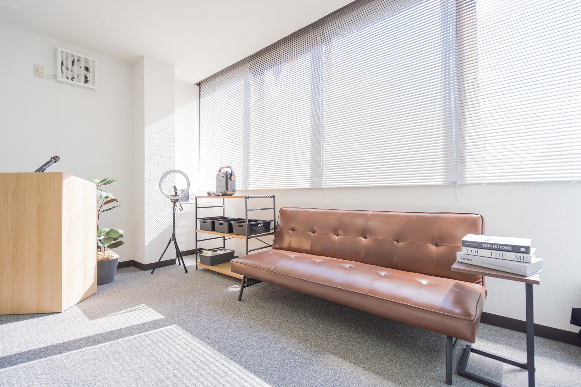 🥳【新大阪駅徒歩3分】最大50名/大画面モニタ/マイク2本無料設備充実！貸し会議室・研修セミナーに！の写真20