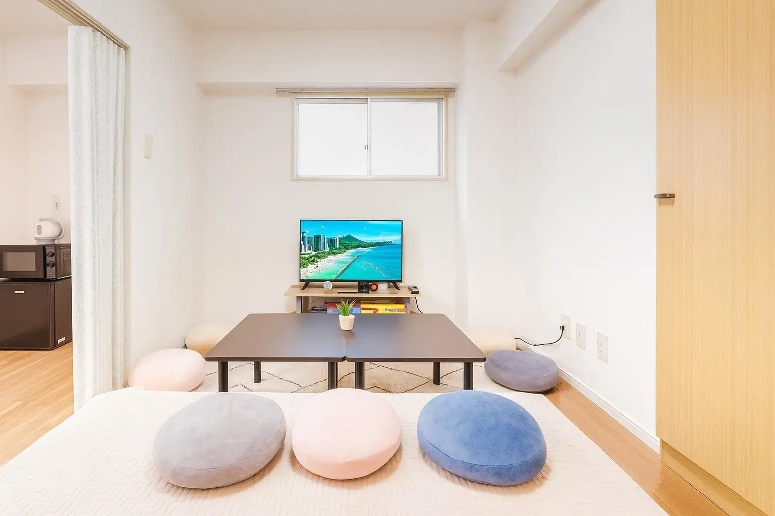 今池駅徒歩4分🚶ボドゲ10種類✨映画見放題📺24時間365日利用OK🏪高速Wifi✨の写真1