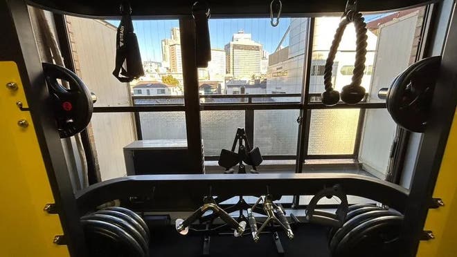 【代々木駅7分】1日1回スタッフ完全清掃のハイクオリティレンタルジムの写真5