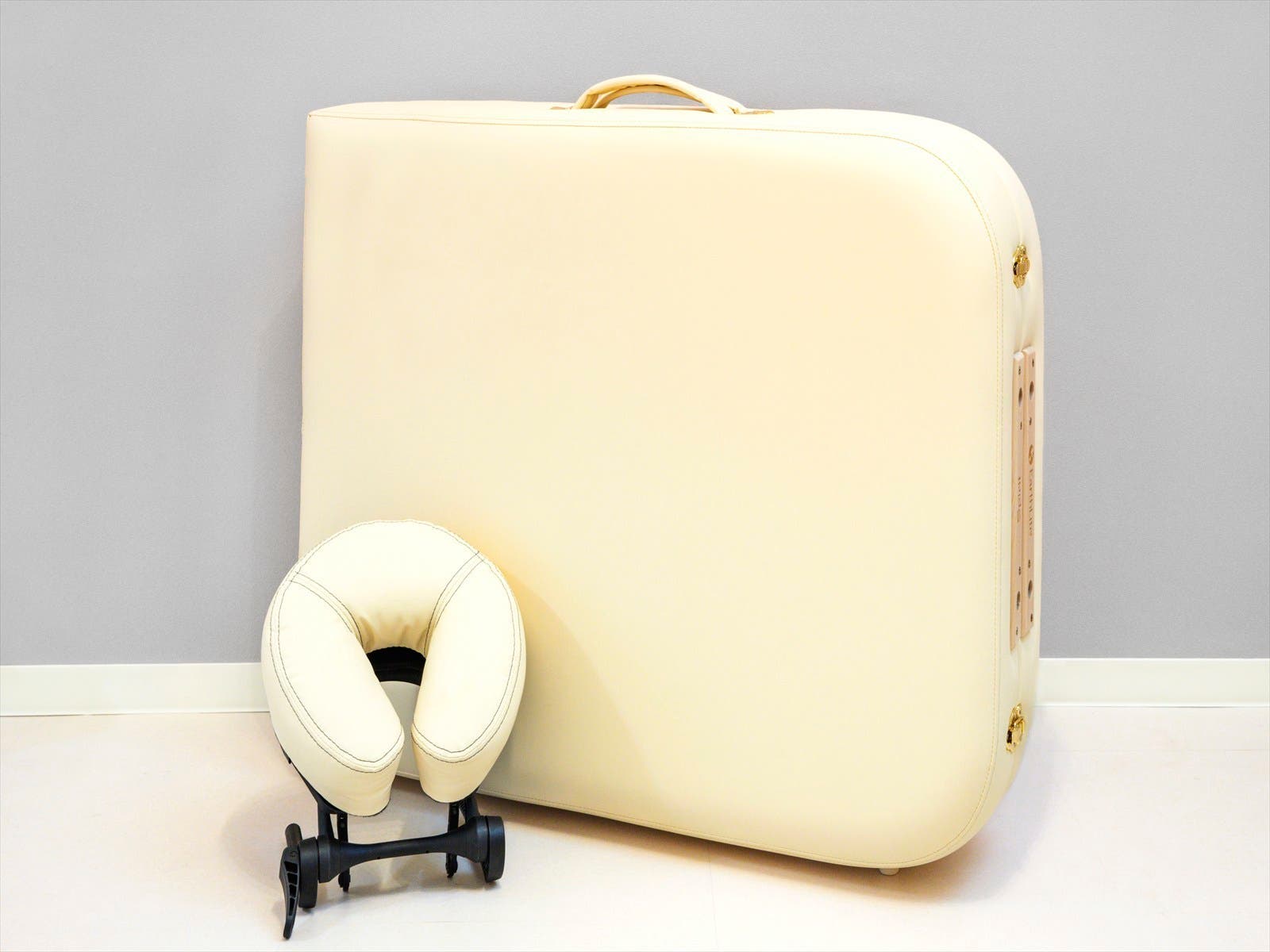 【✨New✨特別価格】＜六本木の隠れ家＞完全個室サロン/ペーパーシーツ・マクラカバー無料/プロ仕様ベッド/メイク台完備の写真18