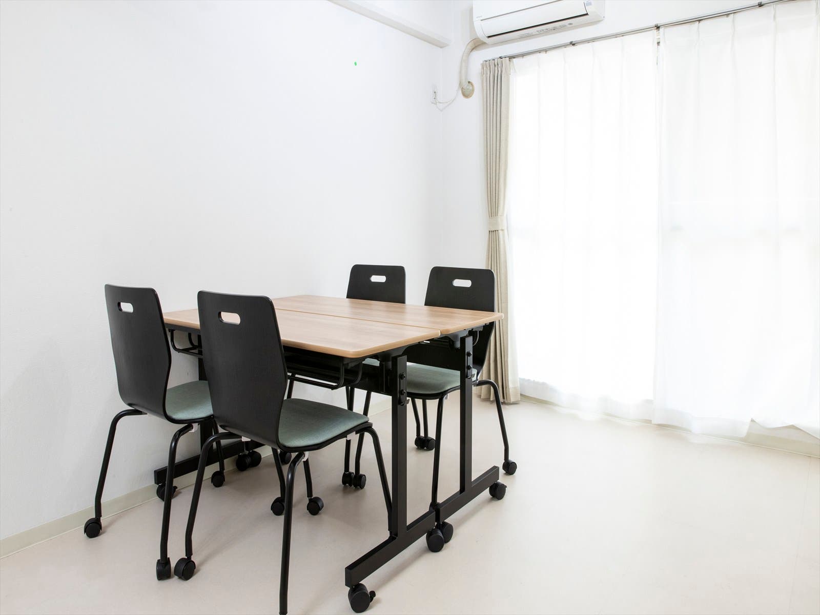 【✨New✨特別価格】＜六本木の隠れ家＞完全個室サロン/ペーパーシーツ・マクラカバー無料/プロ仕様ベッド/メイク台完備の写真10