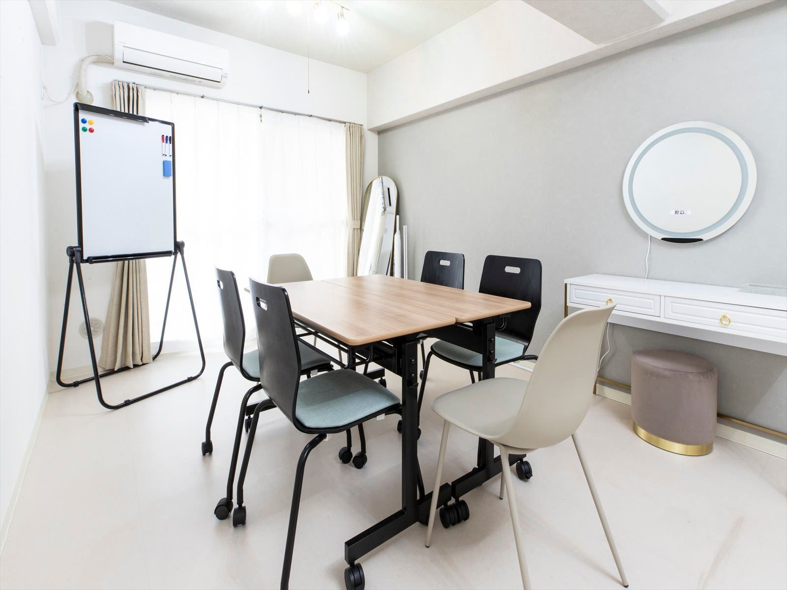 【✨New✨特別価格】＜六本木の隠れ家＞完全個室サロン/ペーパーシーツ・マクラカバー無料/プロ仕様ベッド/メイク台完備の写真7