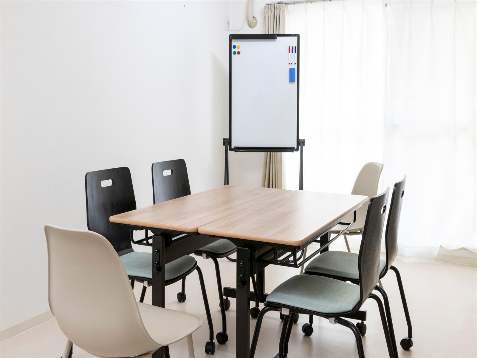 【✨New✨特別価格】＜六本木の隠れ家＞完全個室サロン/ペーパーシーツ・マクラカバー無料/プロ仕様ベッド/メイク台完備の写真9