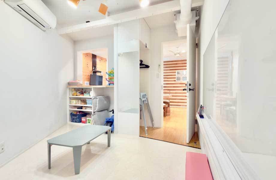 【🌲Xmas装飾🎅馬橋駅徒歩7分】一軒家🏠駐車場2台🚗キッズルーム完備🍀12人着席可の鉄板テーブル🍖の写真8