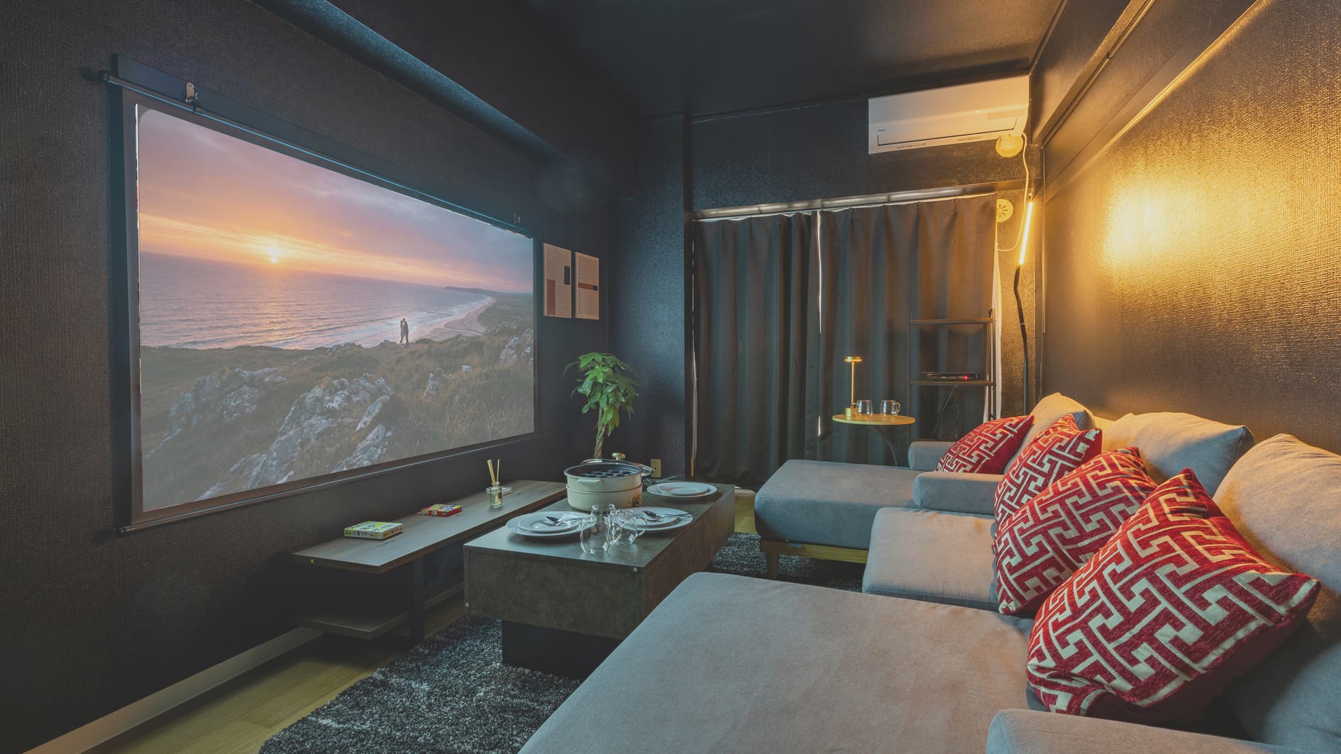 スペモ🎥駅徒歩3分🚶‍♀️まったりデート❣️プロジェクター🎞️プライベート空間で映画鑑賞💕👀805_CINEMA天王寺の写真1