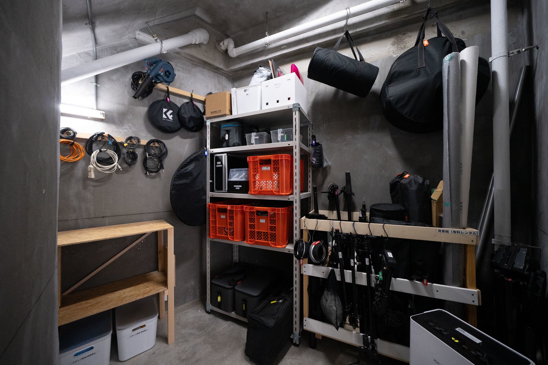 【南阿佐ケ谷駅/徒歩7分】豊富な無料機材！1時間から利用できる防音地下スタジオ｜商用利用OK・撮影・インタビュー収録に最適の写真13