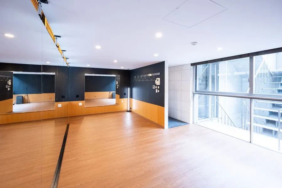 【恵比寿駅8分/広尾駅8分】ダンス・ヨガ・撮影などにおすすめ☆1日1回スタッフ完全清掃のスタジオの写真1