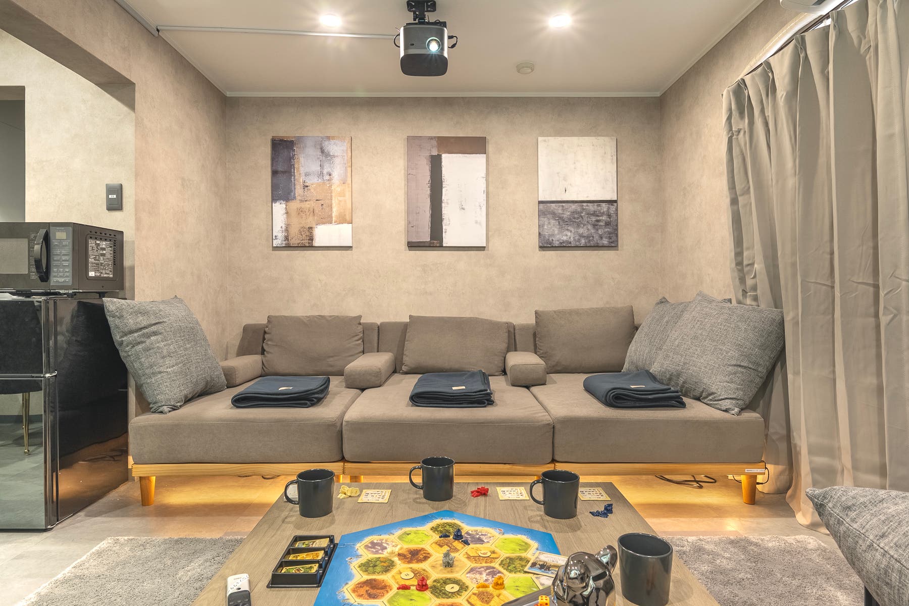 スペモ🎥金山駅1分🚉プロジェクター🎞️おしゃれデート💗映画鑑賞🍿ゲーム🎮推し活🎀撮影📸 792_CINEMA金山の写真2