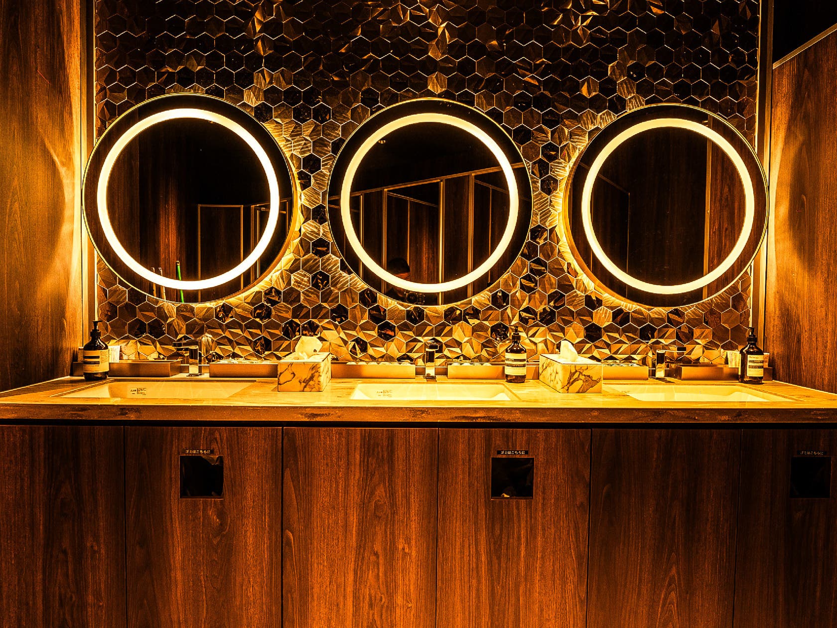 T2 SHINJUKU 新宿 新宿駅直結で1フロア総面積300坪以上、天井高7m、収容キャパシティ1,000人の新宿最大級クラブの写真15