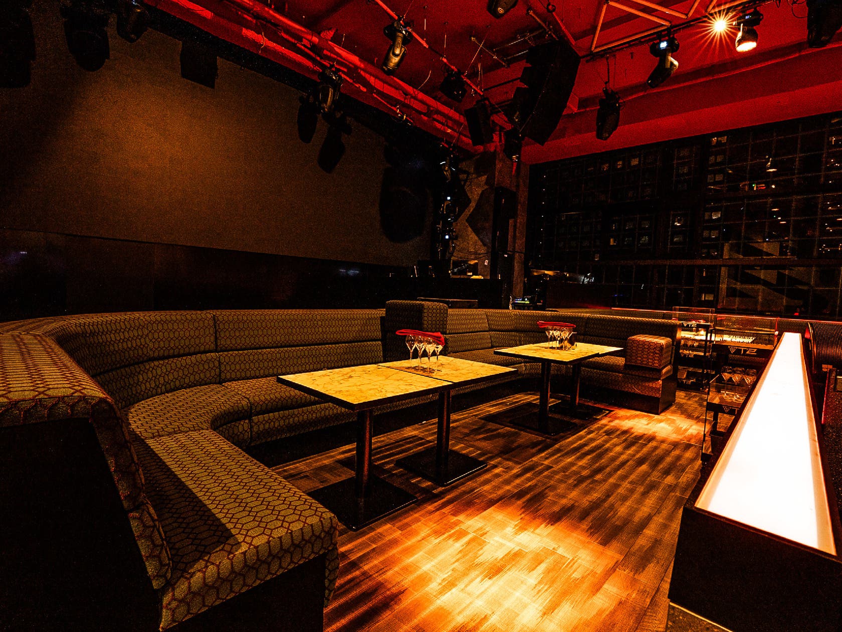 T2 SHINJUKU 新宿 新宿駅直結で1フロア総面積300坪以上、天井高7m、収容キャパシティ1,000人の新宿最大級クラブの写真8