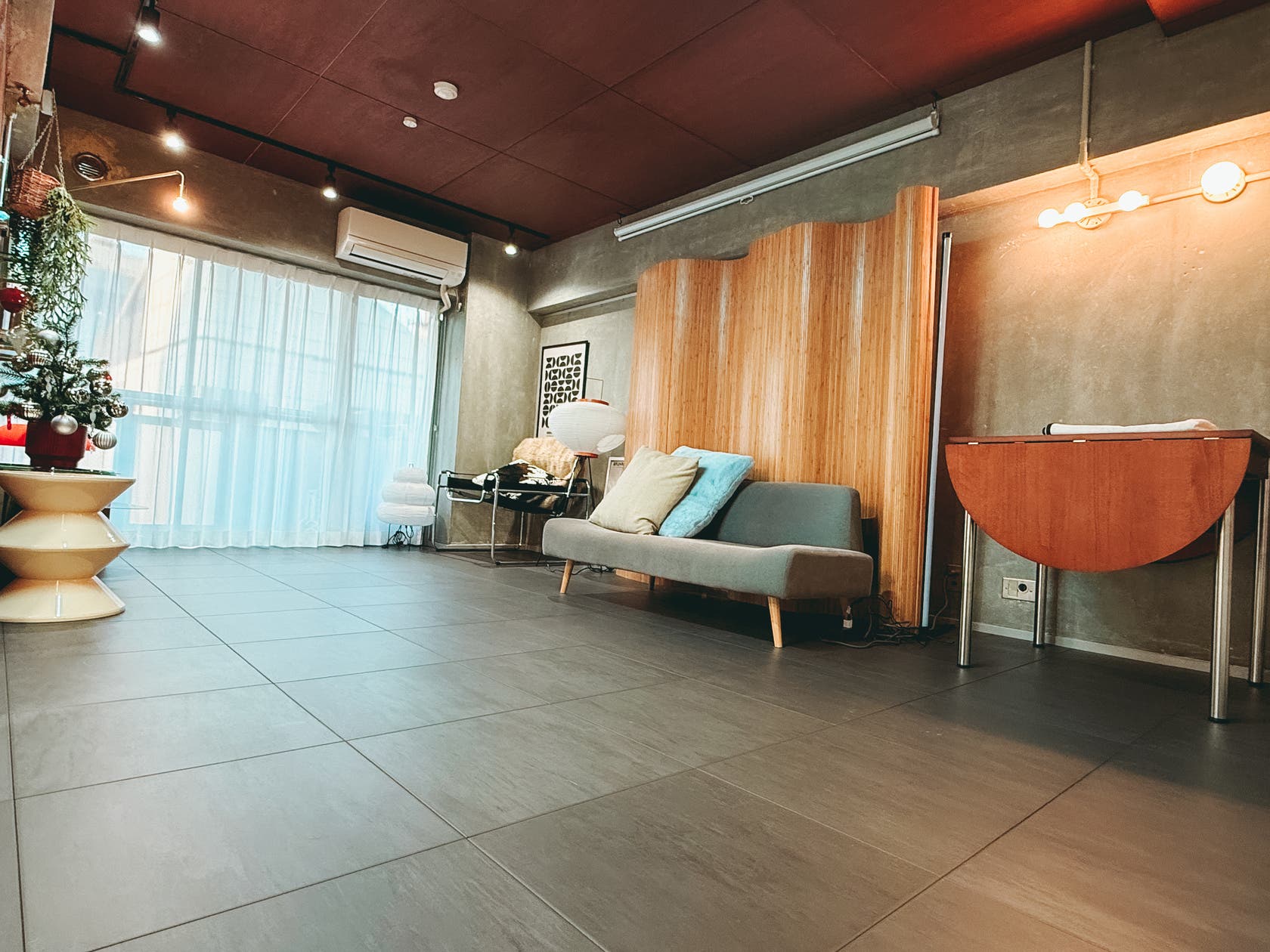 参宮橋・南新宿６分｜白壁木コンクリ二面｜撮影・ワークショップ・展示の写真3