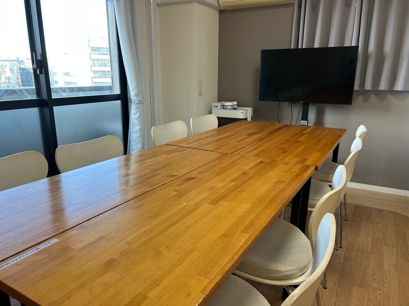 【千葉駅西口すぐ】無料光WIFI！日当たり良好！40インチモニタ/カリルーム千/完全個室/施術台の写真3