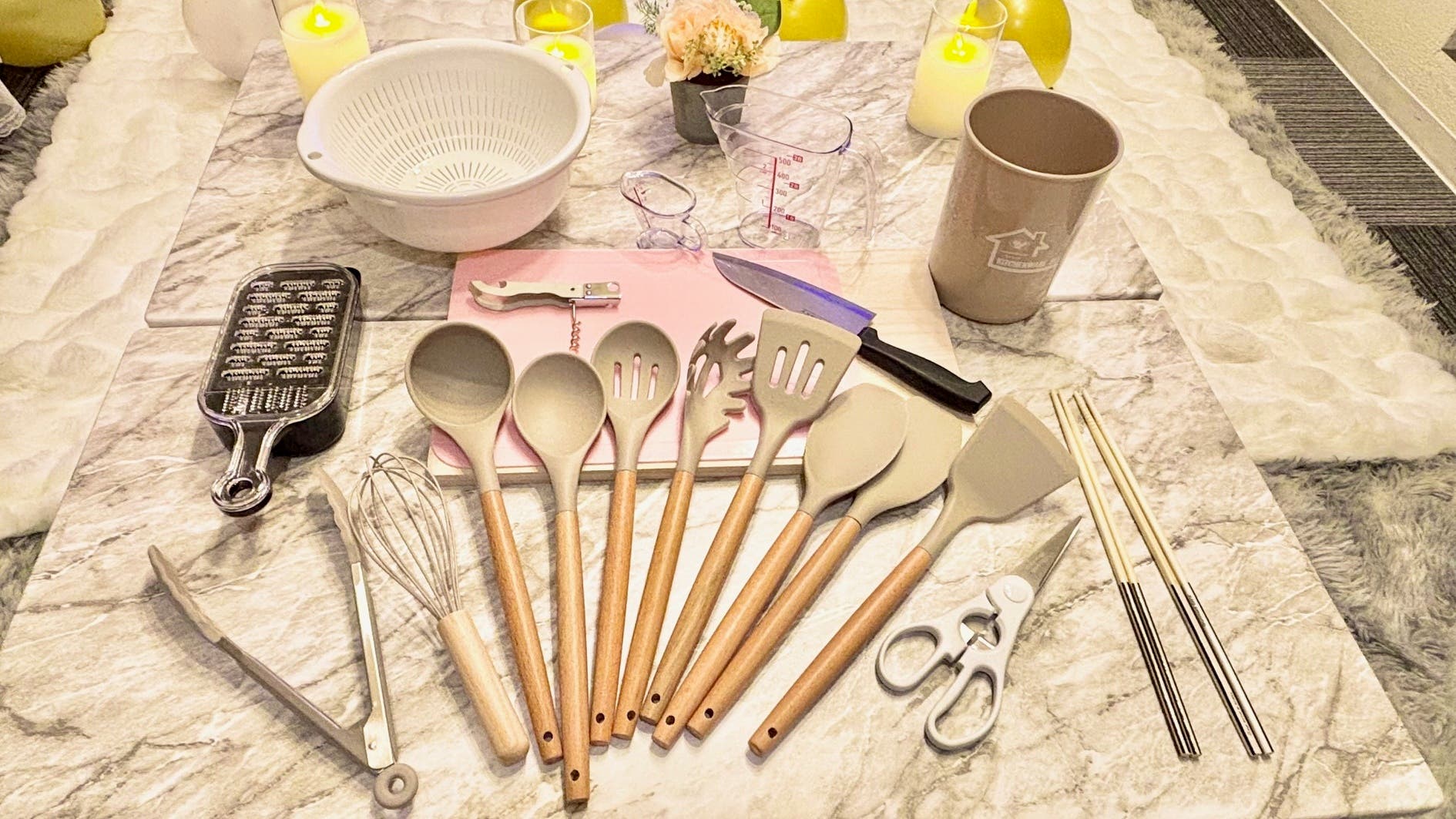 新大阪駅すぐ／24時間利用可／室内防犯カメラ無し／75インチドデカTV📺ドルビー音質♬　映画🎞️押し活💛の写真10