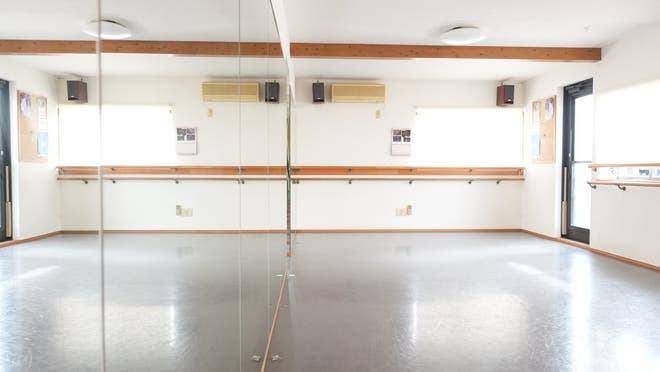 【平塚】タップ・フラメンコOK!2面鏡&プロ仕様の床で本格ダンス練習|撮影や演劇にもの写真2