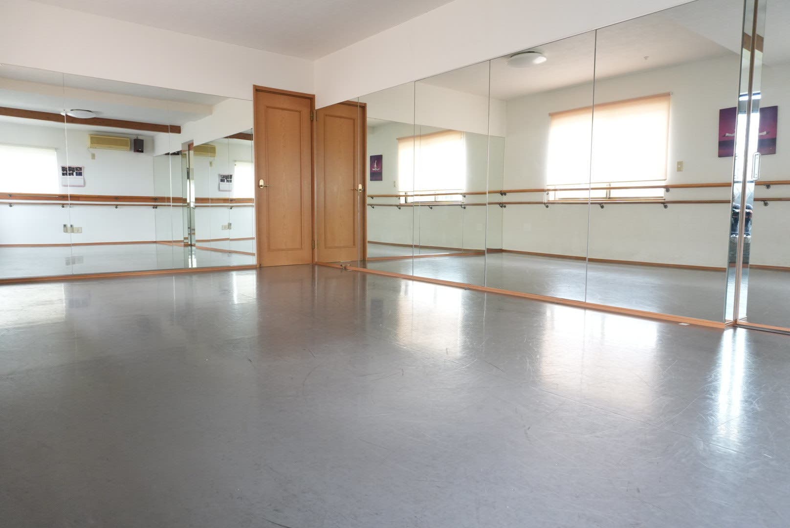 【平塚】タップ・フラメンコOK！2面鏡＆プロ仕様の床で本格ダンス練習｜撮影や演劇にもの写真4