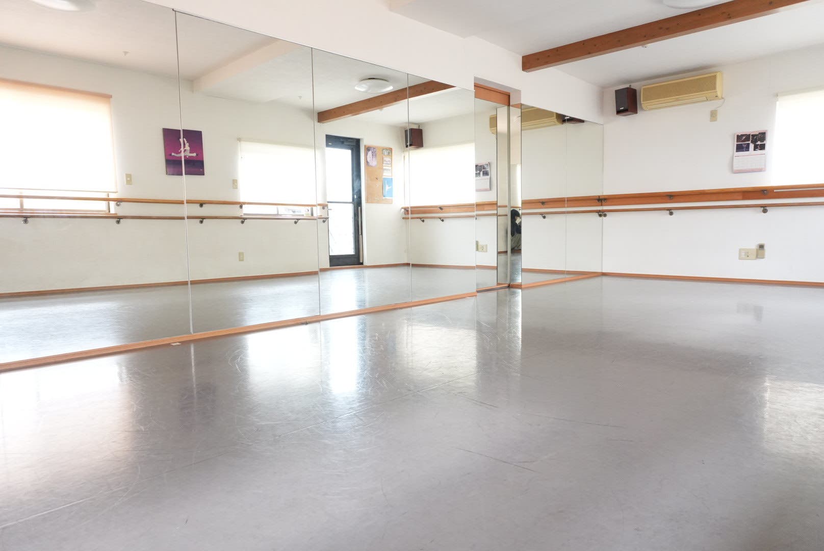【平塚】タップ・フラメンコOK！2面鏡＆プロ仕様の床で本格ダンス練習｜撮影や演劇にもの写真3