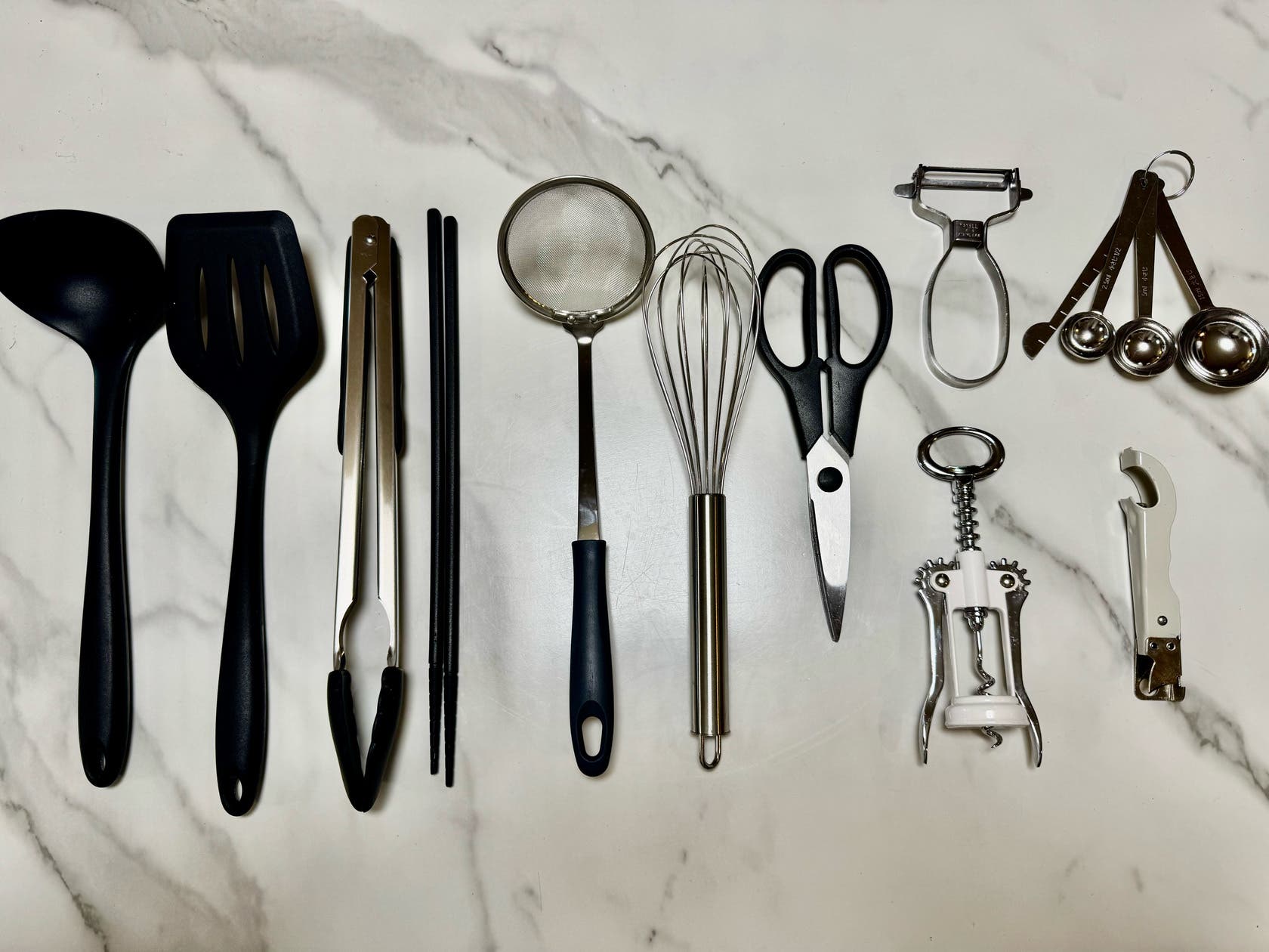 名駅近く⭐️最大20名🌸広いキッチン🍳女子会🩷ママ会にピッタリ♪100インチの大型プロジェクターで推し活も🎥の写真17