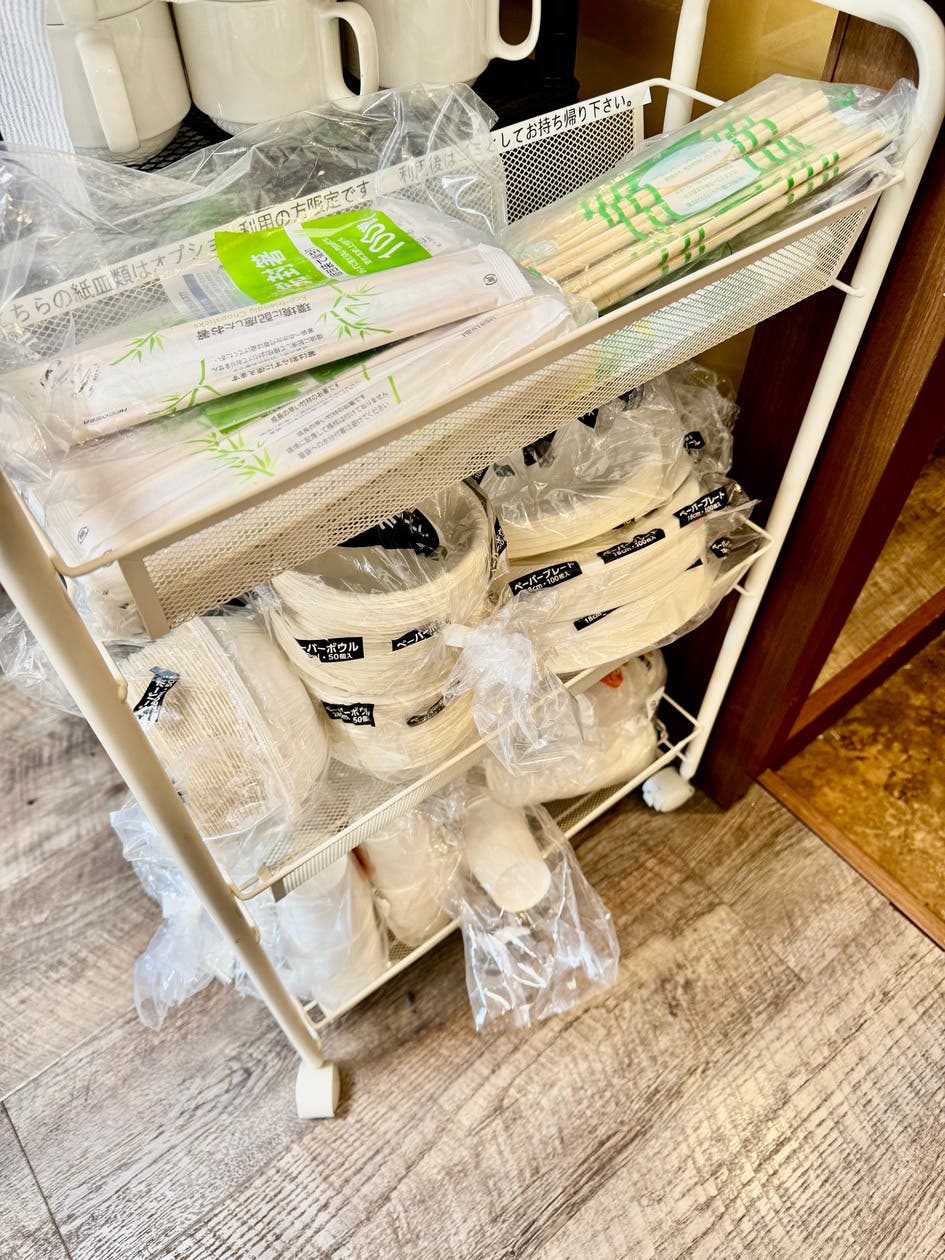 使い捨て紙皿、紙コップ、割り箸類の画像2