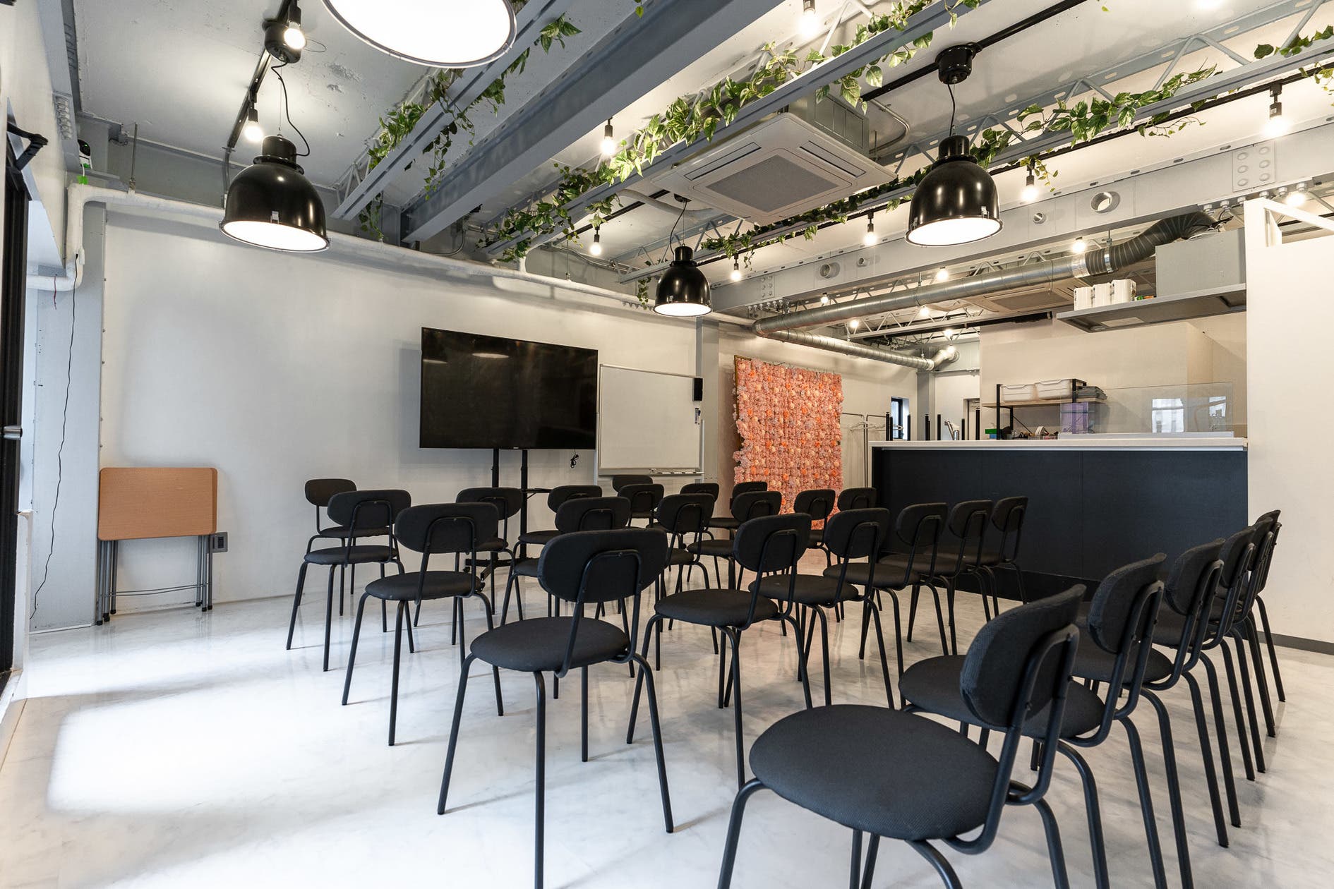 【渋谷駅徒歩7分】広々シェアキッチンスペース◎忘年会・クリスマス会に最適🎉料理会・撮影・交流会・パーティーOK｜自然光有り🌟の写真16