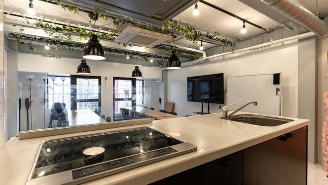 【渋谷駅徒歩7分】広々シェアキッチンスペース◎忘年会・クリスマス会に最適🎉料理会・撮影・交流会・パーティーOK|自然光有り🌟の写真8