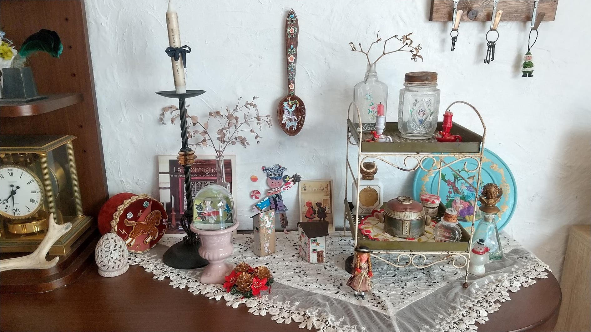 かわいい雑貨がいっぱいの、絵本の世界のような癒し空間。12月はムード満点のクリスマス装飾でお迎えします。の写真6