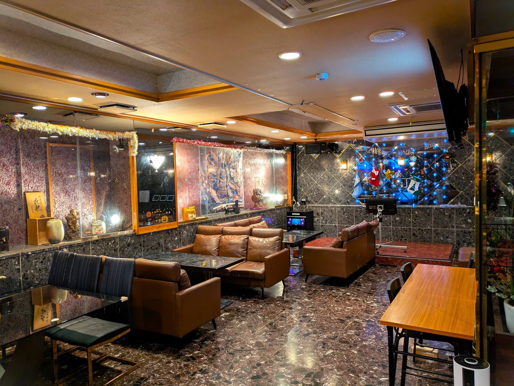 カラオケ完備！最大40名対応の高級空間｜パーティー・オフ会に最適なレンタルスペースの写真2