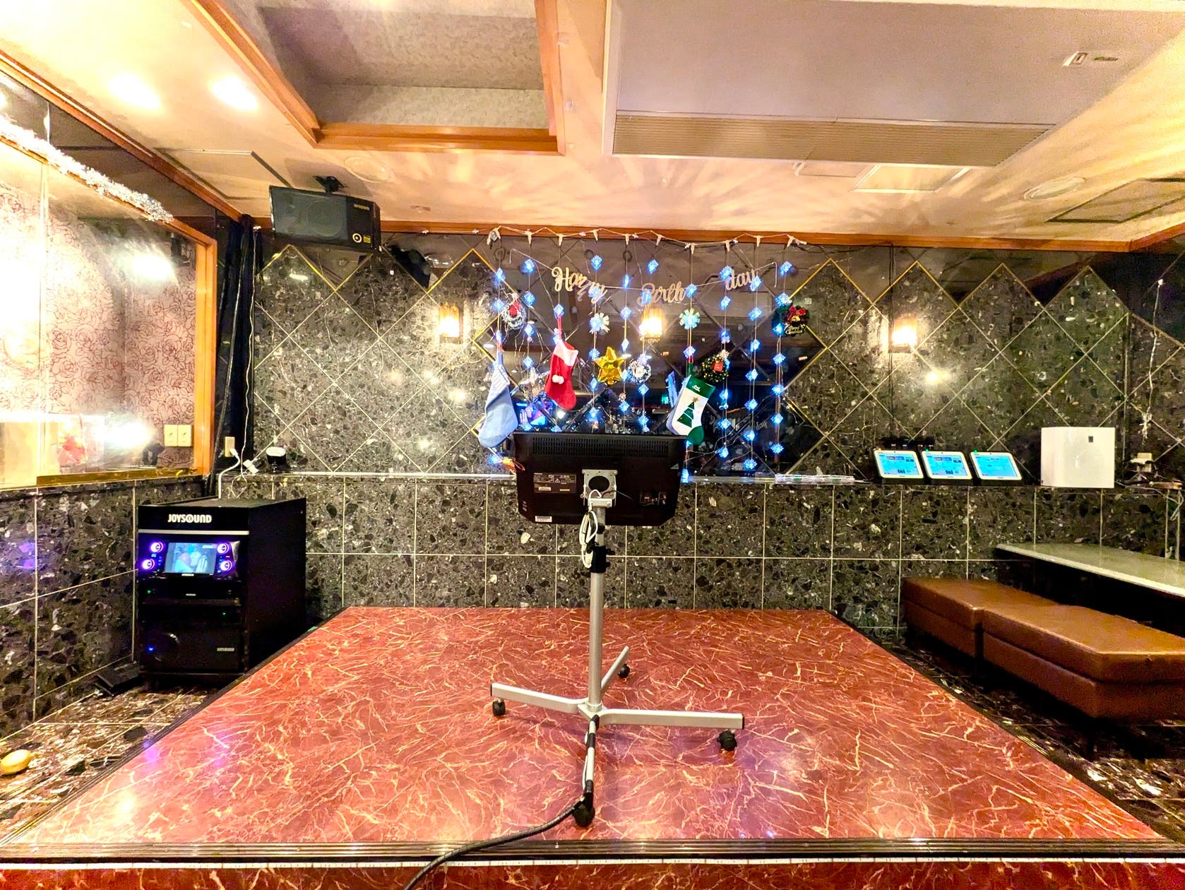 カラオケ完備！最大40名対応の高級空間｜パーティー・オフ会に最適なレンタルスペースの写真9