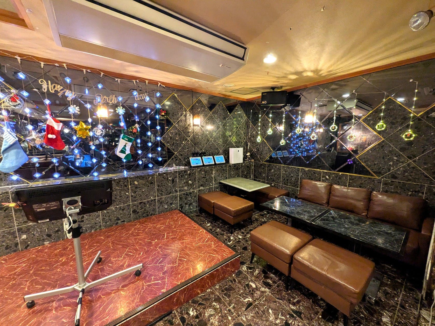 カラオケ完備！最大40名対応の高級空間｜パーティー・オフ会に最適なレンタルスペースの写真10