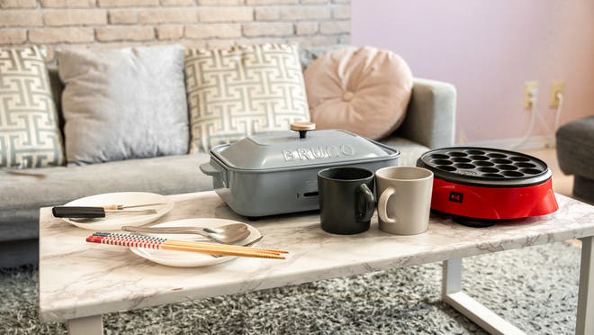 渋谷駅徒歩5分🚶♂️白×ピンクのガーリー空間🎀女子会・推し活に最適✨最大15名🍃自然光◎撮影可📸忘年会・クリスマス✨の写真3