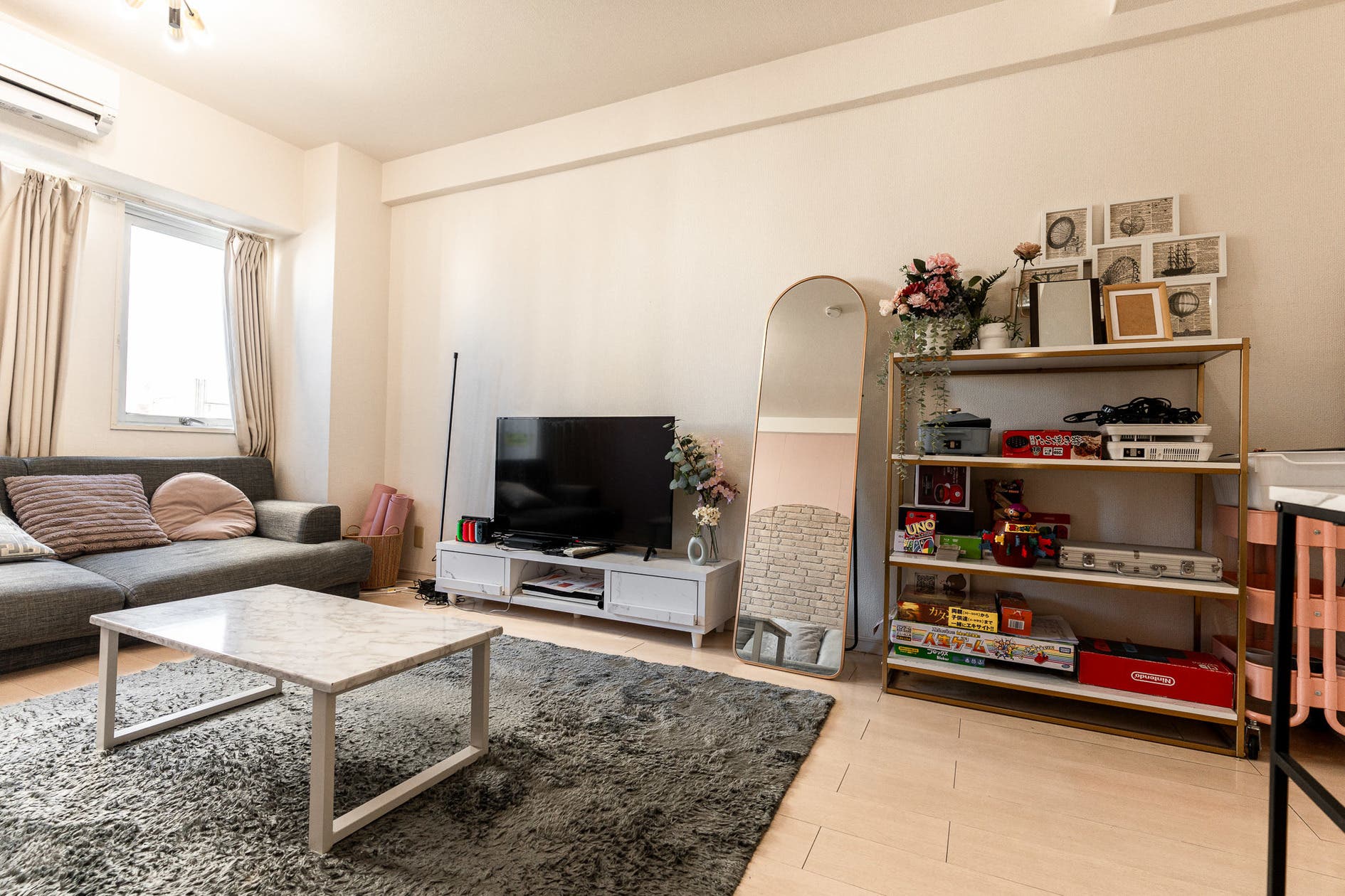 渋谷駅徒歩5分🚶‍♂️白×ピンクのガーリー空間🎀女子会・推し活に最適✨最大15名🍃自然光◎撮影可📸忘年会・クリスマス✨の写真17