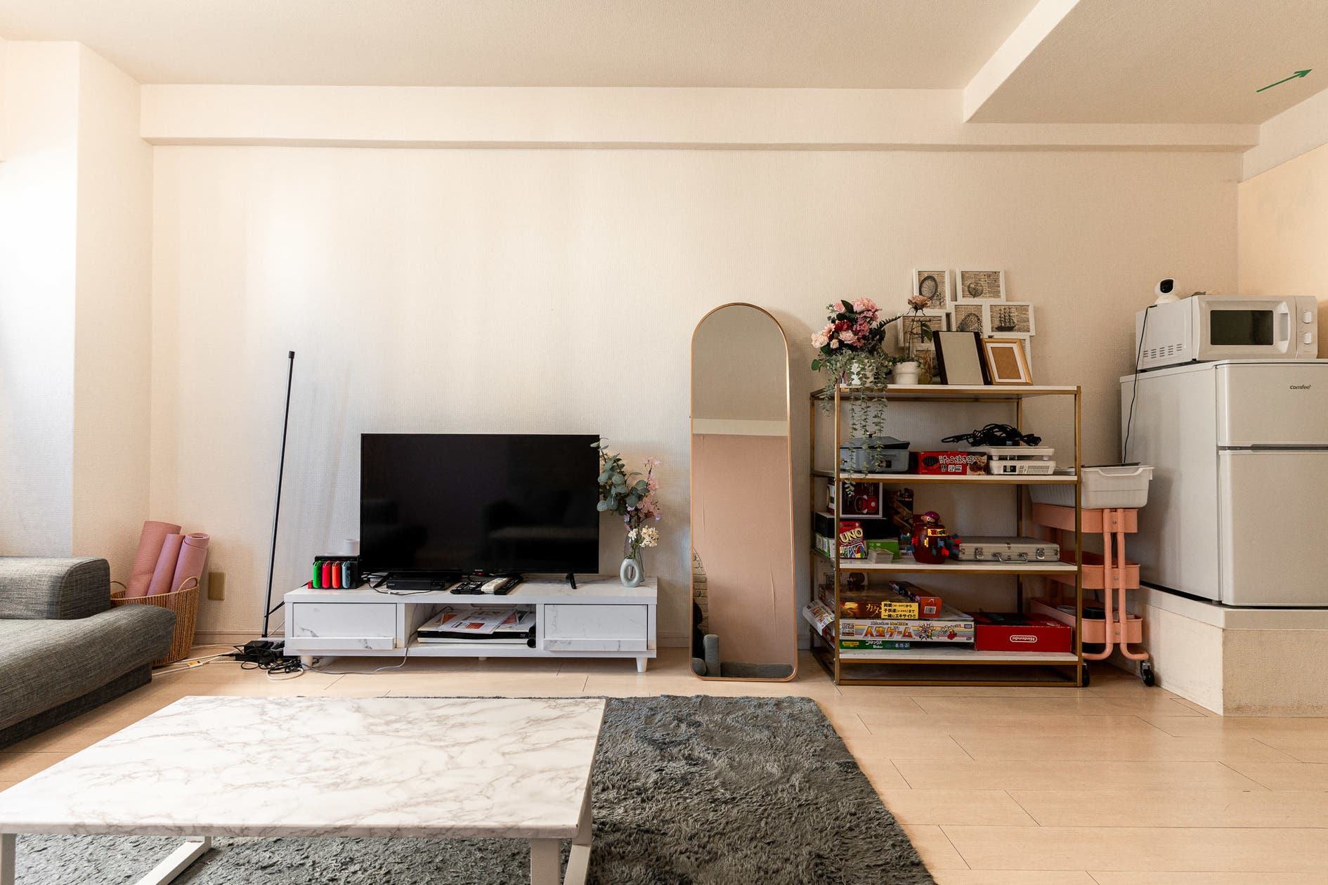 渋谷駅徒歩5分🚶‍♂️白×ピンクのガーリー空間🎀女子会・推し活に最適✨最大15名🍃自然光◎撮影可📸忘年会・クリスマス✨の写真5