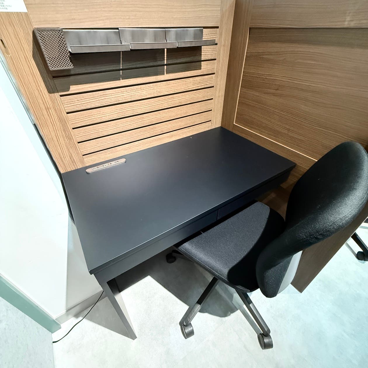 【阪急六甲1分】大人の自習室｜広々上質な半個室ブース｜カフェ代わりの仕事場☕高速WiFi＆フリードリンクの写真5