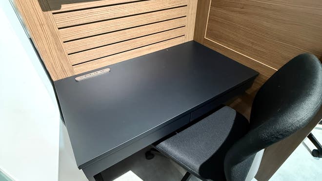 【阪急六甲1分】大人の自習室|広々上質な半個室ブース|カフェ代わりの仕事場☕高速WiFi&フリードリンクの写真5