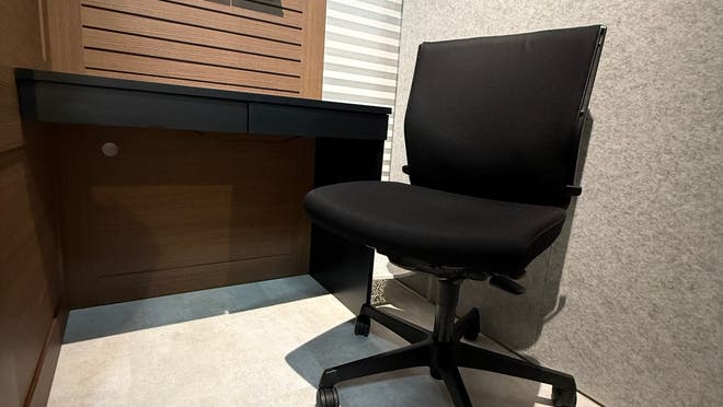 【阪急六甲1分】大人の自習室|広々上質な半個室ブース|カフェ代わりの仕事場☕高速WiFi&フリードリンクの写真3