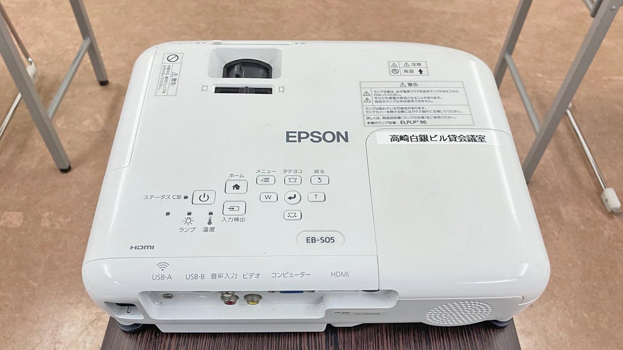 第四会議室 3名掛け最大24席【高崎駅徒歩7分 販売利用OK】プロジェクター|スクリーン|ホワイトボード|Wi-Fi|無料の写真6