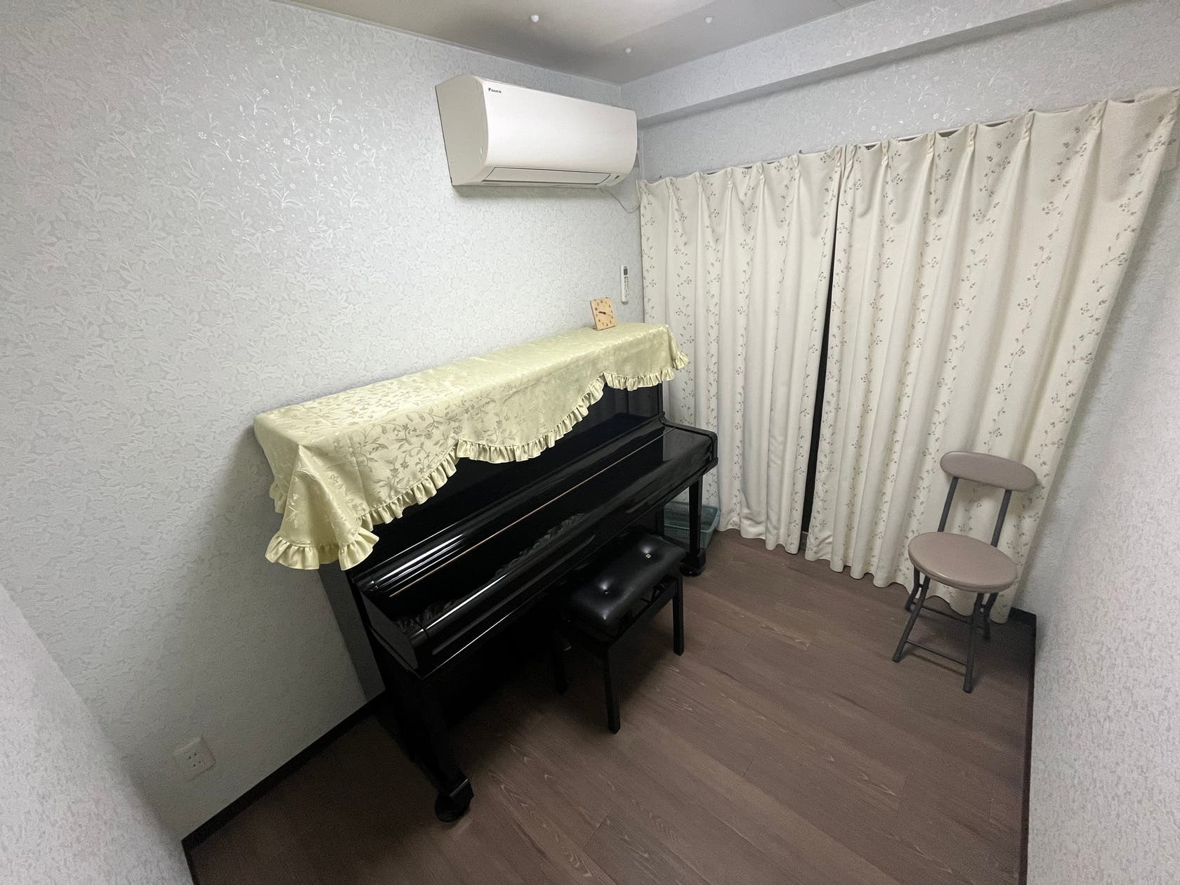 JR兵庫駅徒歩7分のアップライトピアノ練習室の写真1