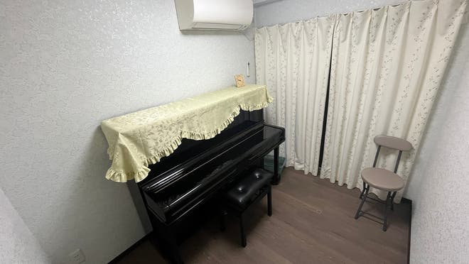 JR兵庫駅徒歩7分のアップライトピアノ練習室の写真1