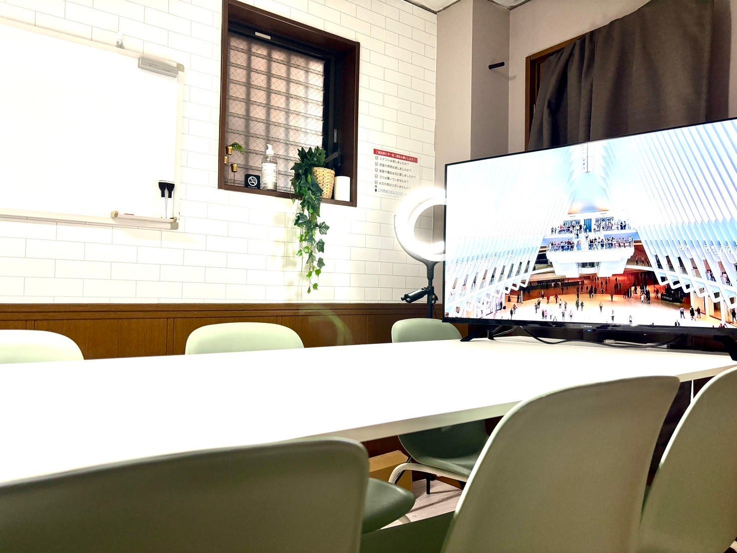 【京都駅八条口徒歩6分！】完全個室/大型モニター・路面店/飲食OK/リモート・Web会議・ミーティング・快適なワークスペースの写真7