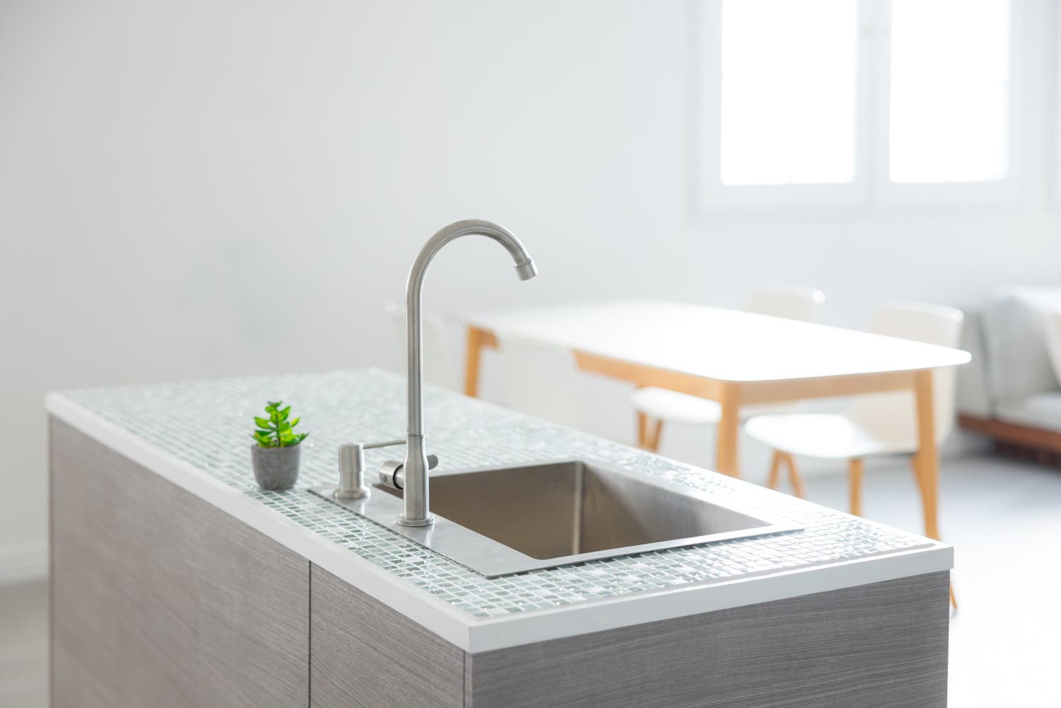 合計床面積約160平米の1棟レンタルプラン　自然光たっぷりの2階ハウススタジオ94平米と 1階ガレージスタジオの写真7